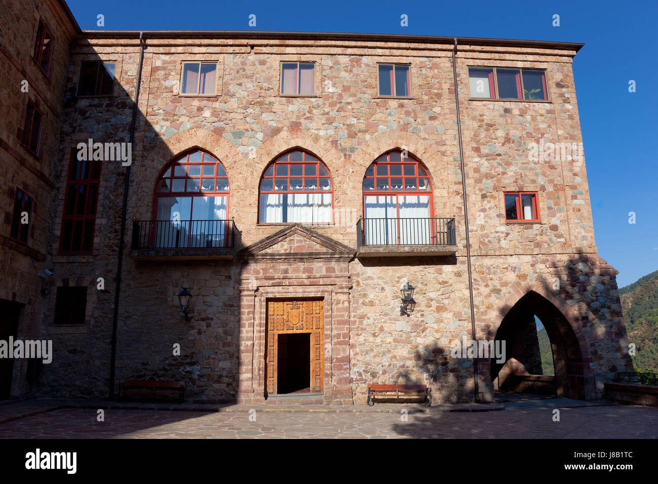monastery, style of construction, architecture, architectural style ...