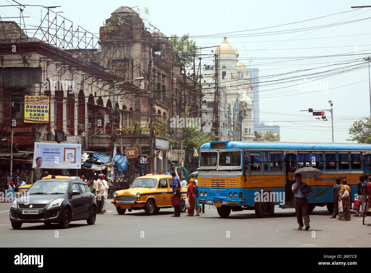 Chowringhee Road with the Metropolitan Building in the distance ...