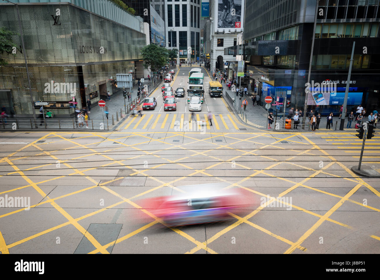 Traffic at a busy intersection in Central district of Hong Kong Stock ...