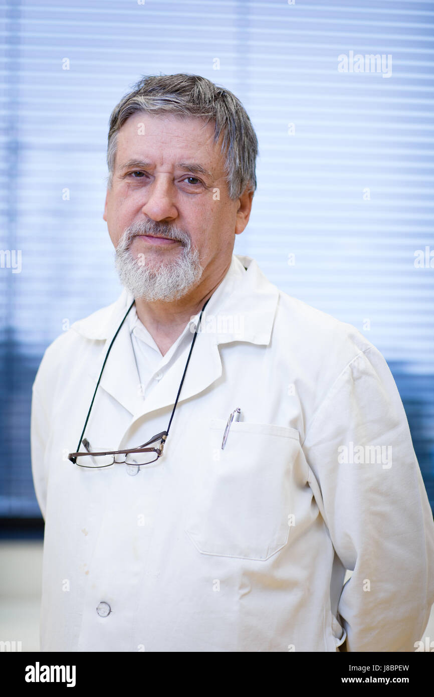 doctor, physician, medic, medical practicioner, portrait, researcher ...