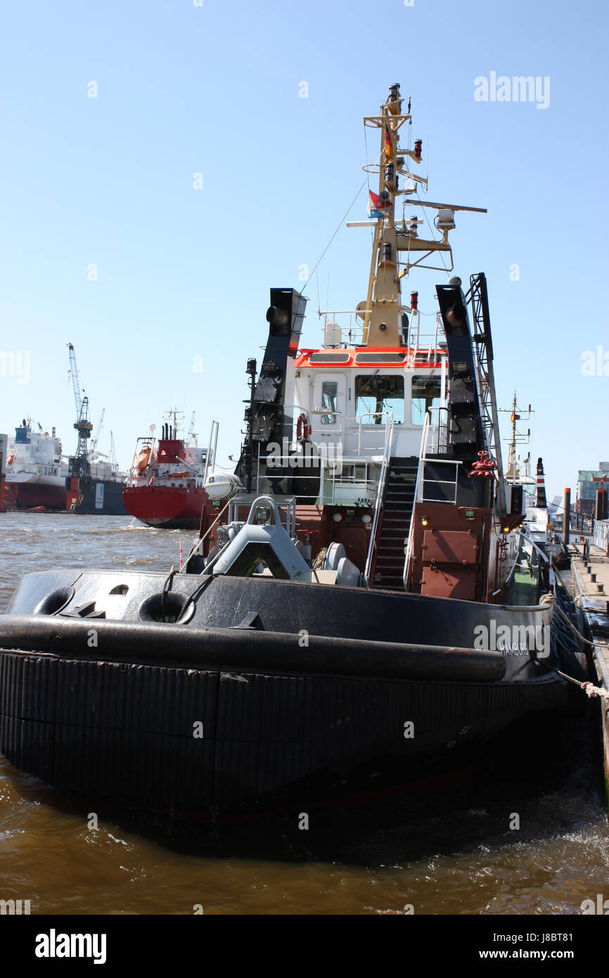 Container ship stack waves hi-res stock photography and images - Alamy