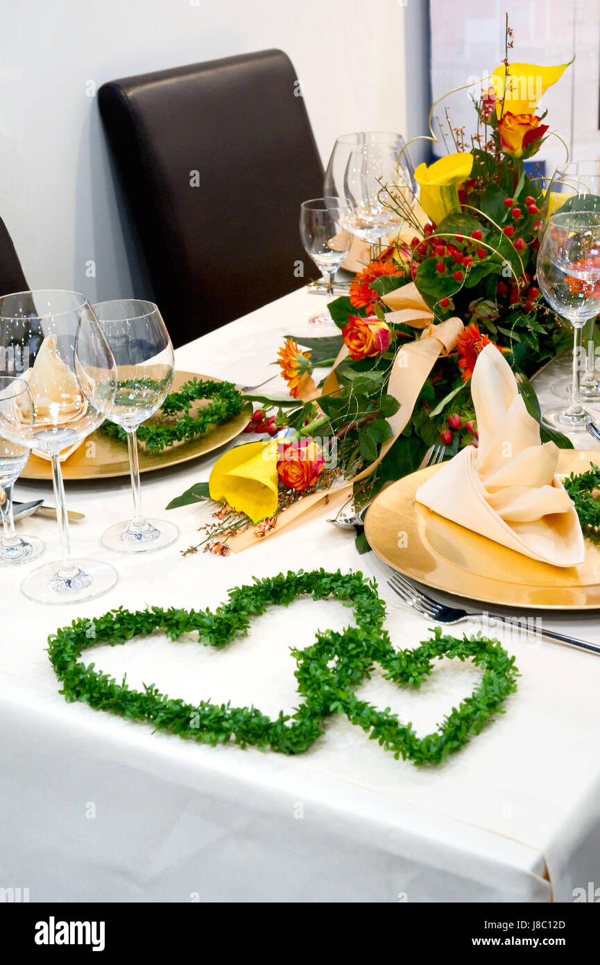 dining table, covered, food, dish, meal, lunch, supper, dinner, dining ...