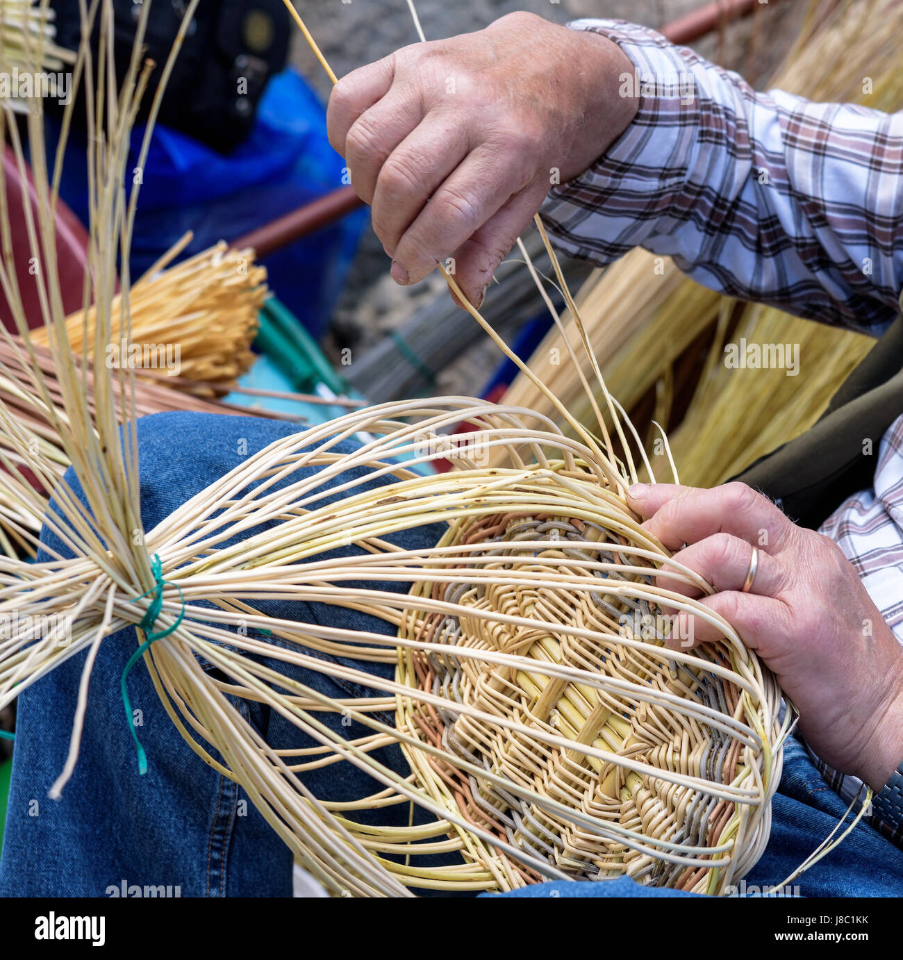 Man making wicker basket hi-res stock photography and images - Alamy