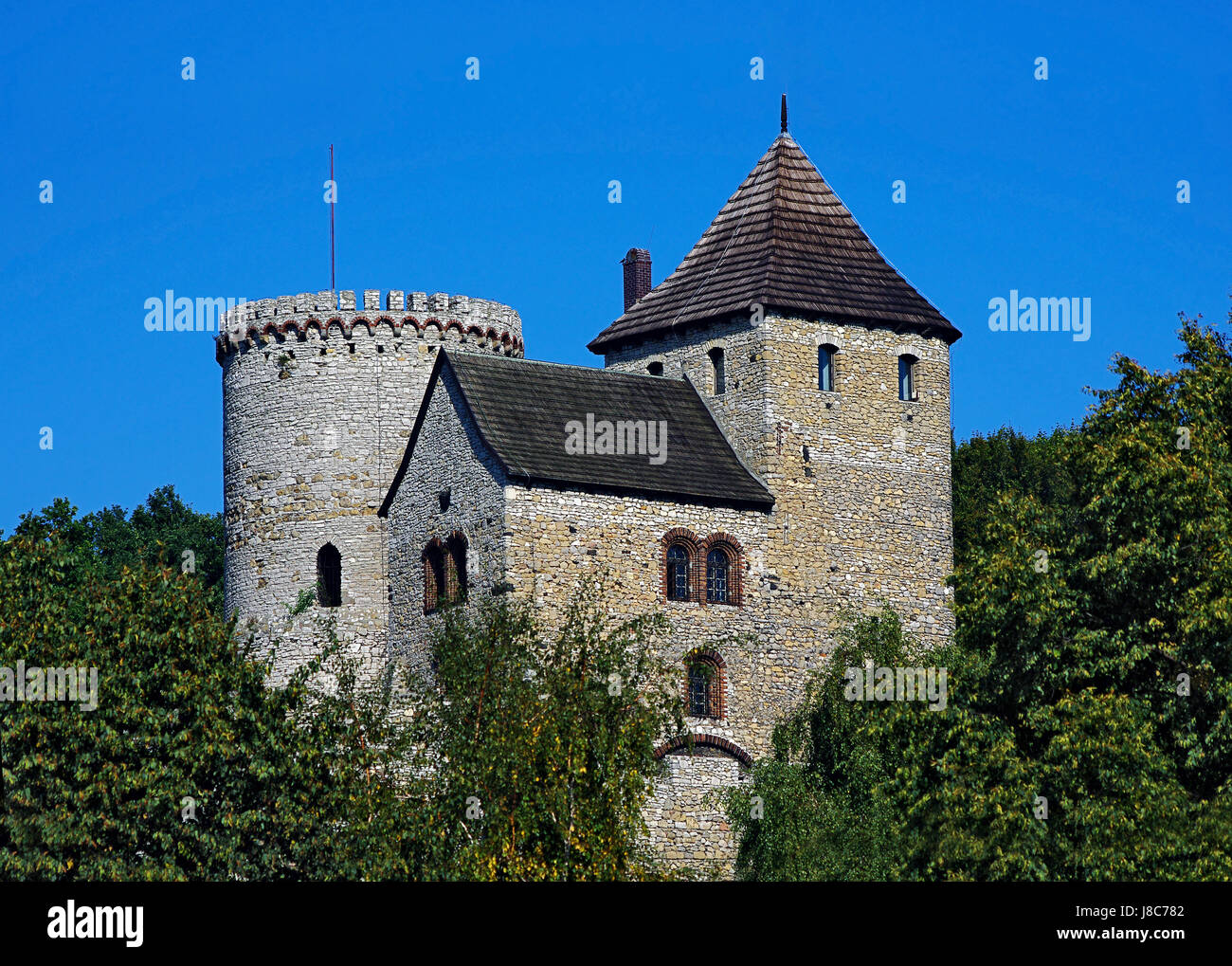 Castle of the middle ages hi-res stock photography and images - Alamy
