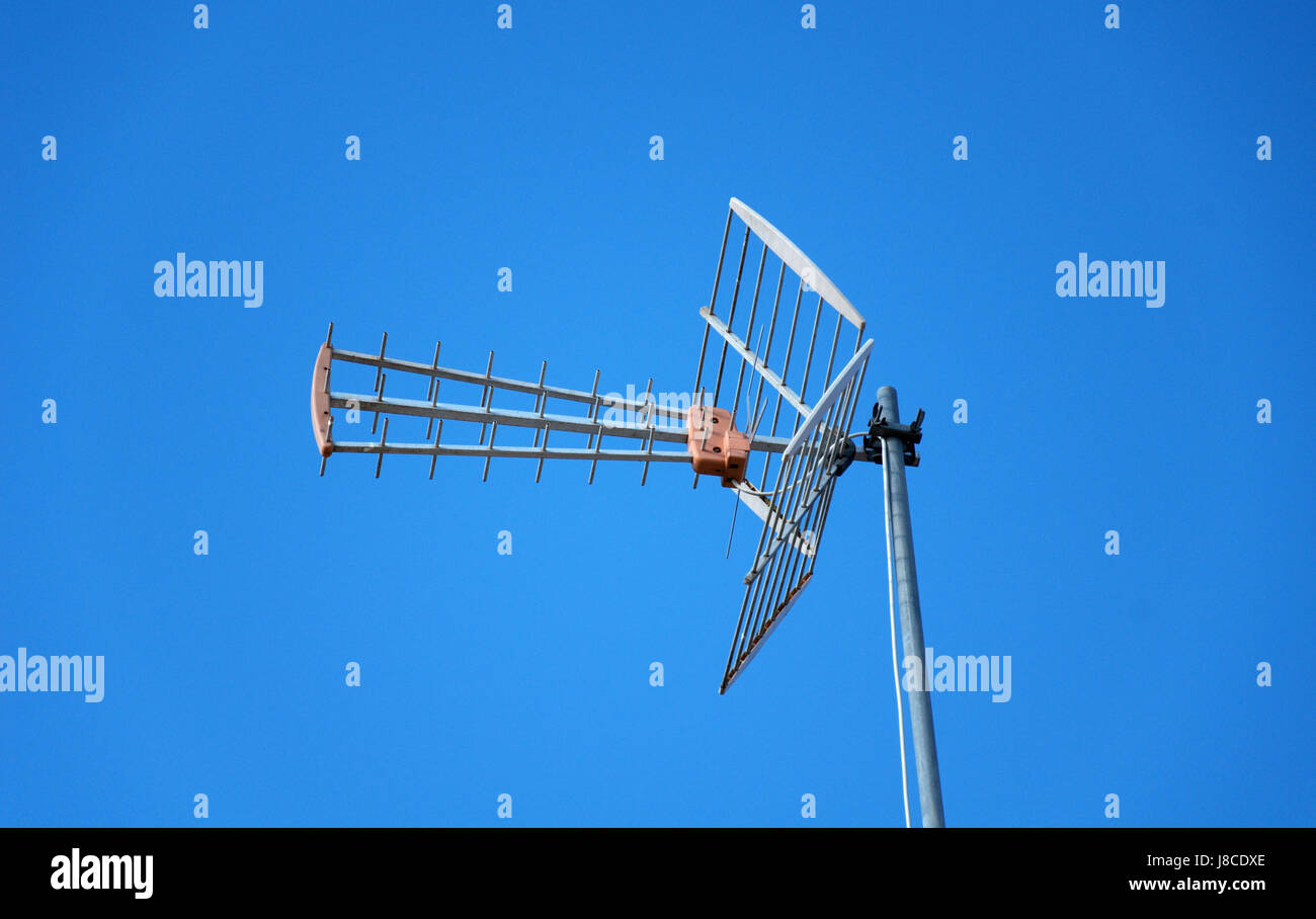 Uhf antenna hi-res stock photography and images - Alamy