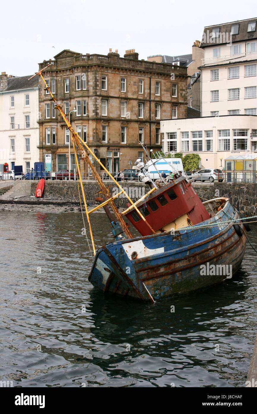 Ship downfall hi-res stock photography and images - Alamy