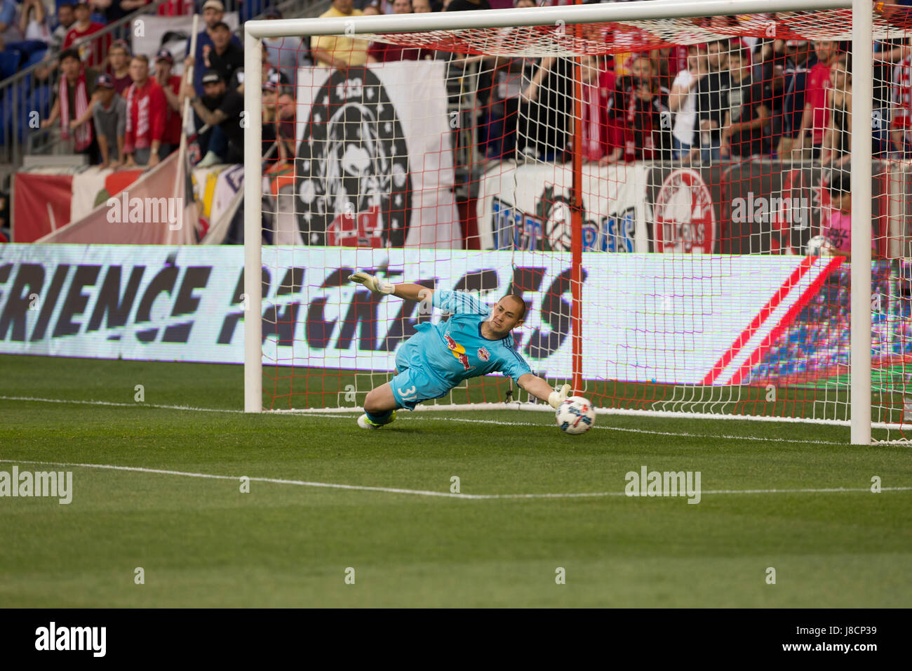 Goalkeeper Luis Robles (31) of New England Revolution allows goal after ...
