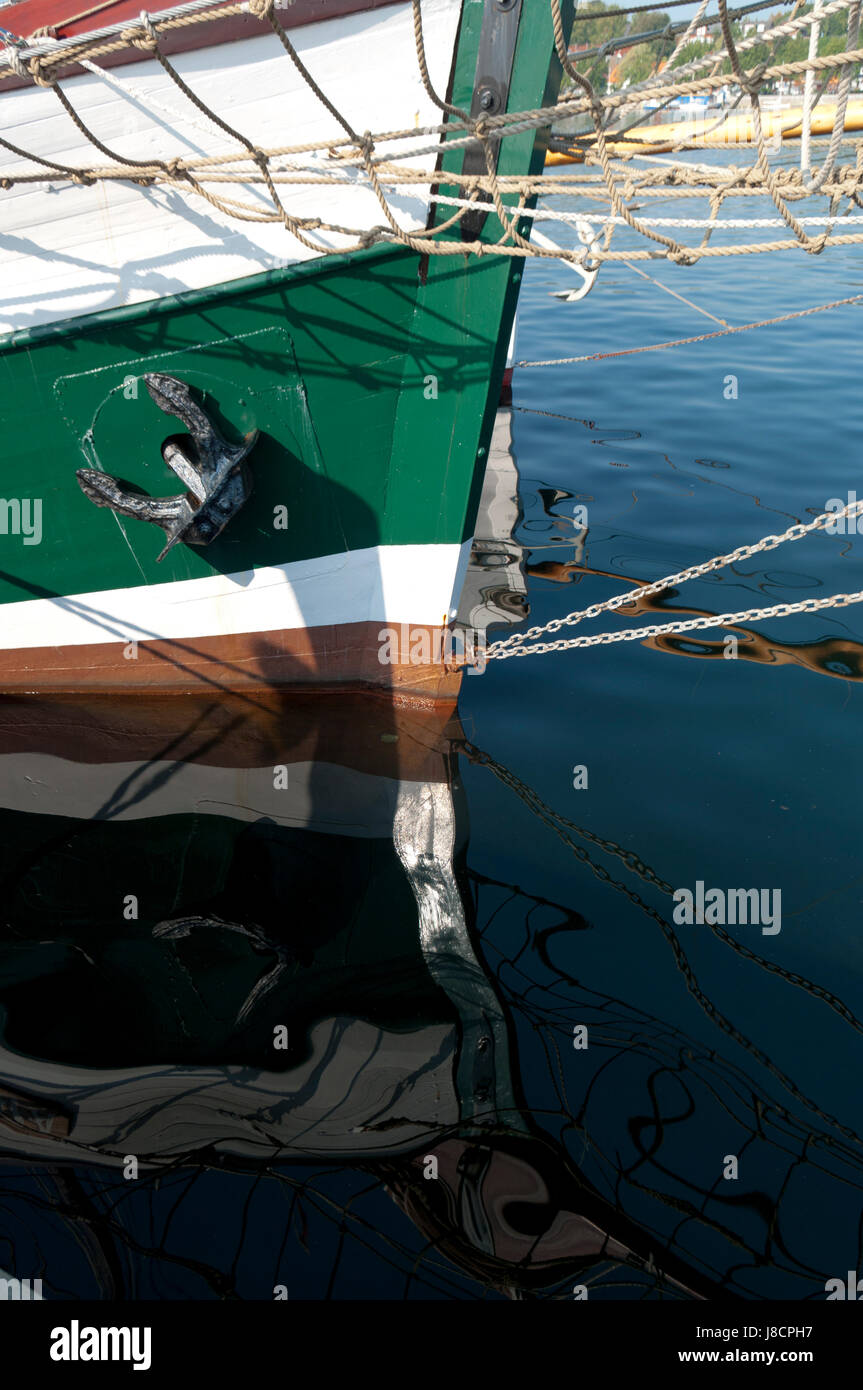 reflection of ship Stock Photo - Alamy