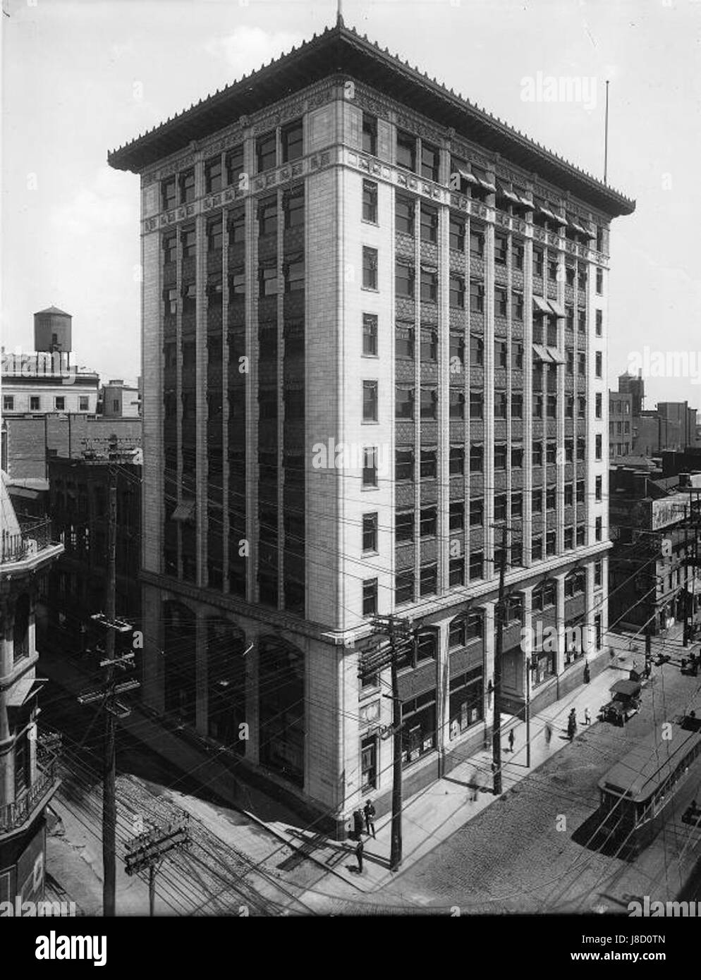 McGill Building, Notre Dame St., Montreal, QC, 1915 Stock Photo - Alamy