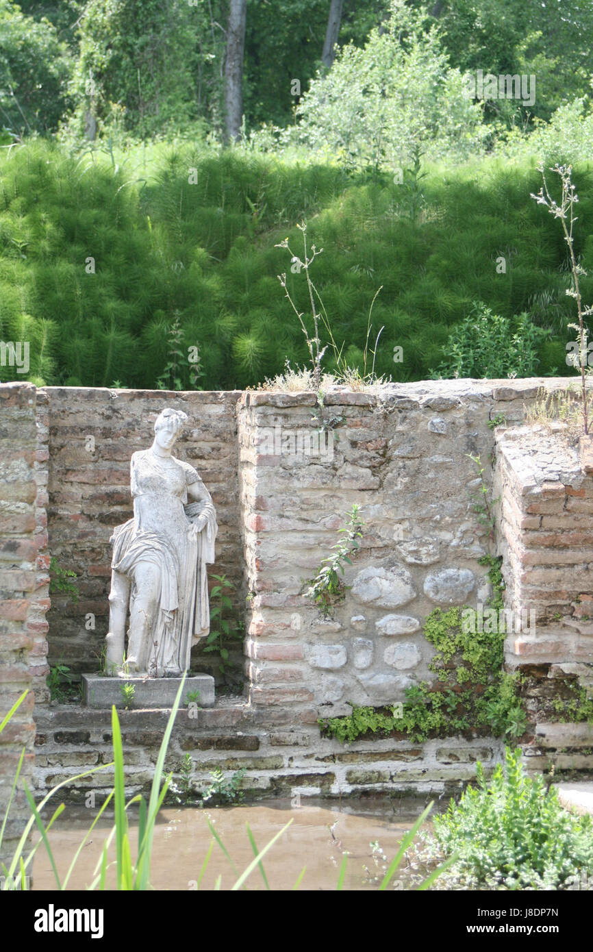 Dion site, Greece statue Stock Photo - Alamy