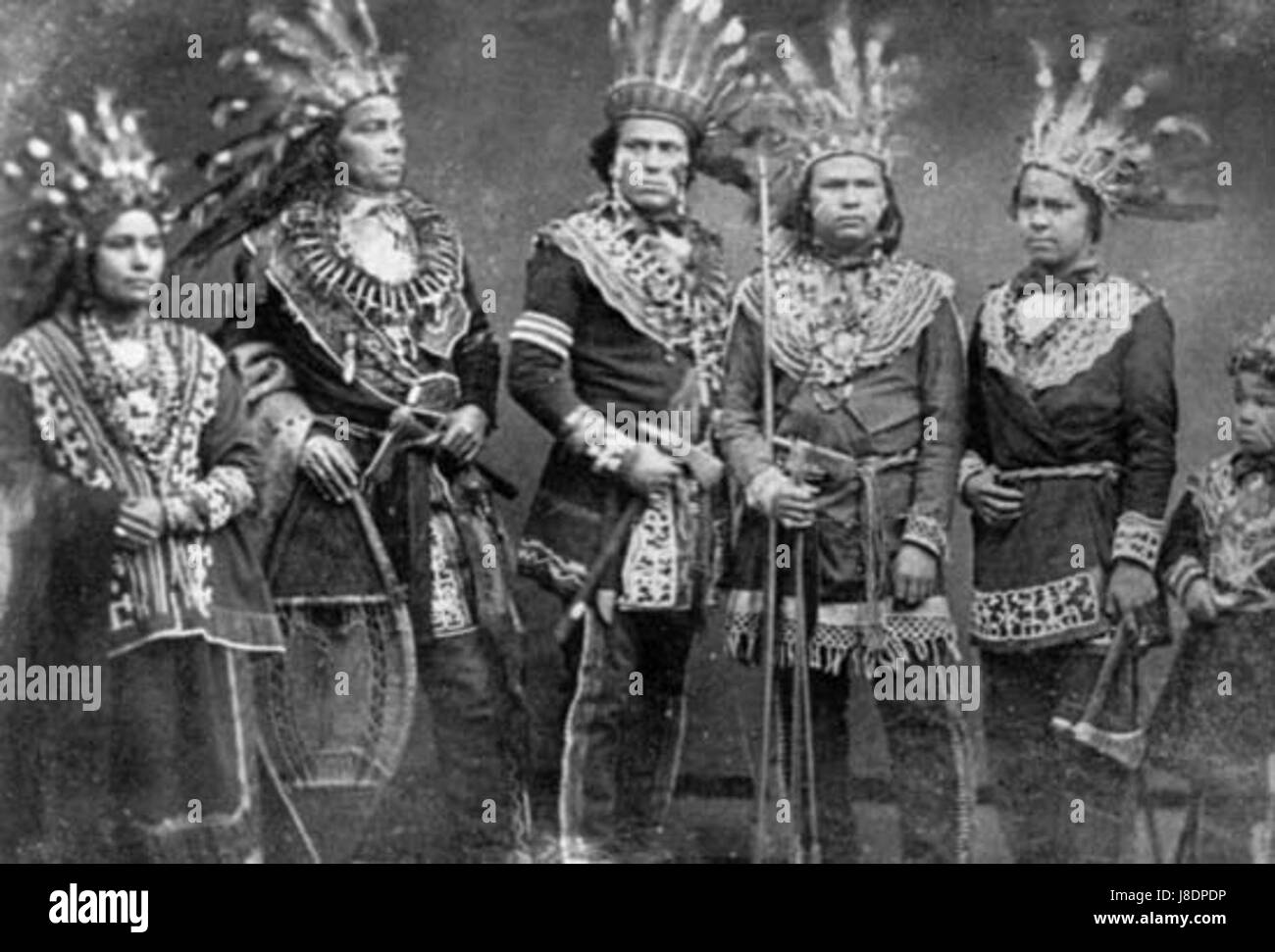 Hombres ojibwe hi-res stock photography and images - Alamy