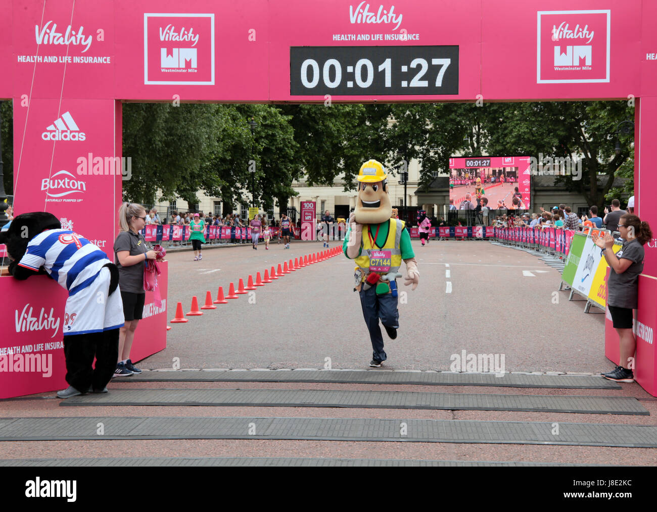 London, UK. 28th May, 2017. Vitality Westminster Mile race saw the ...