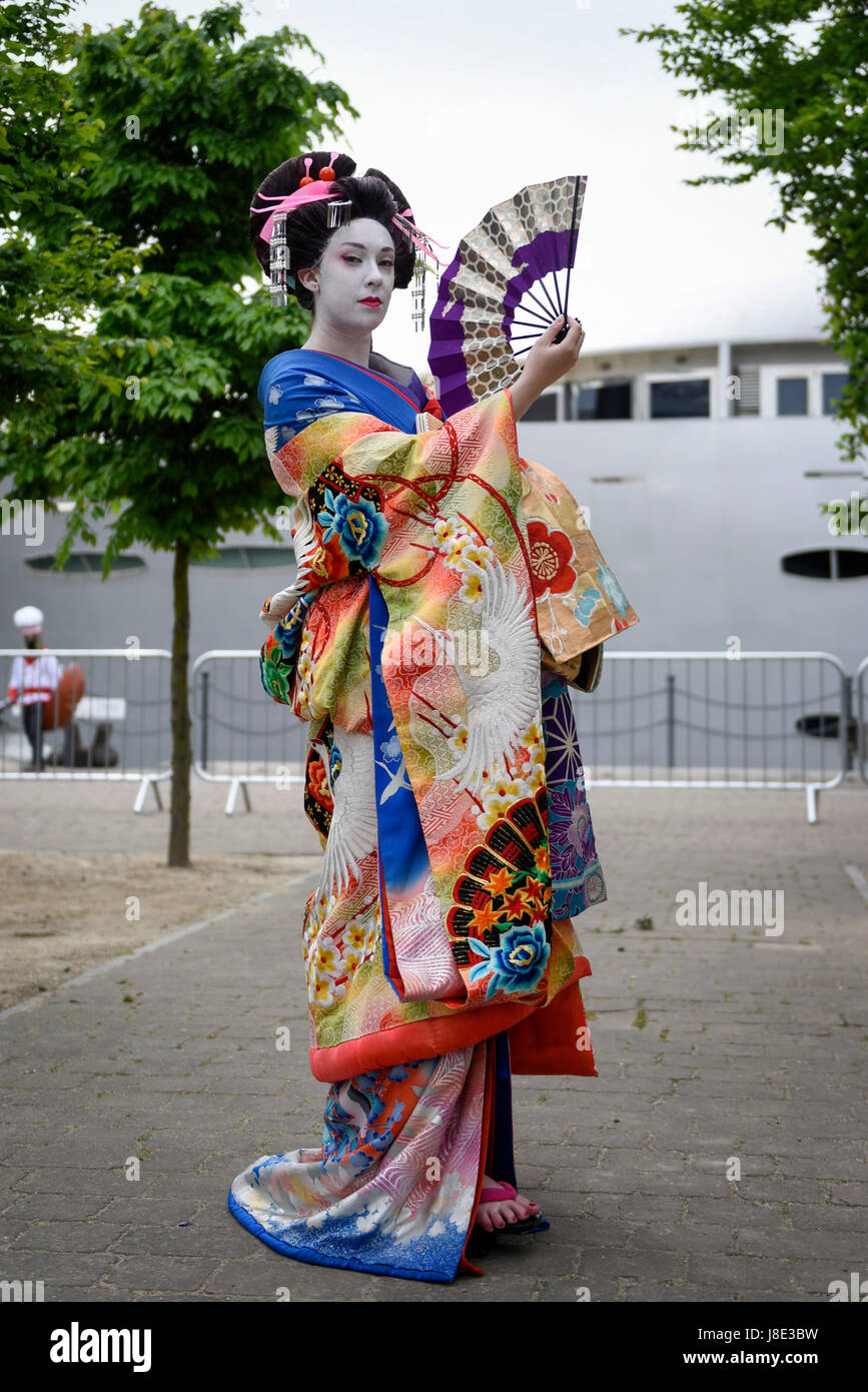 London, UK. 28th May, 2017. A girl dressed as a Japanese Oiran at MCM ...