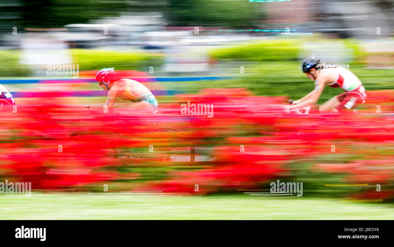 Madrid, Spain. 28th May, 2017. Sheedy-Ryan (Australia) rides on bike ...