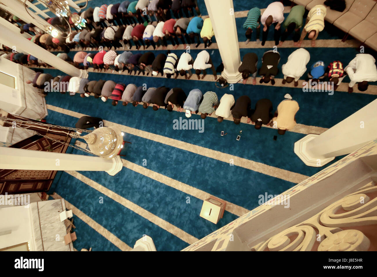 May 27, 2017 - Sao Paulo, Brazil - Muslims perform the 'Tarawih' prayer ...