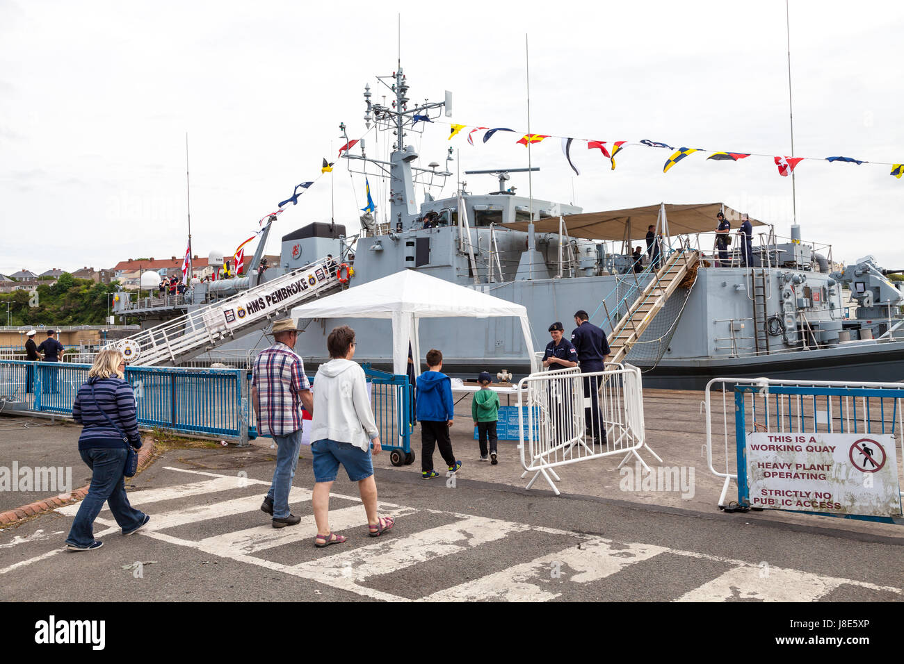 Hms pembroke hi-res stock photography and images - Alamy
