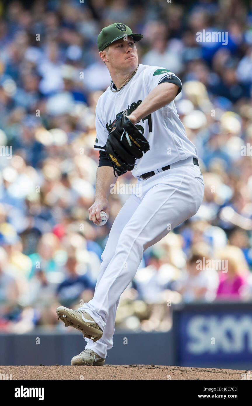 Milwaukee, WI, USA. 27th May, 2017. Milwaukee Brewers starting pitcher ...