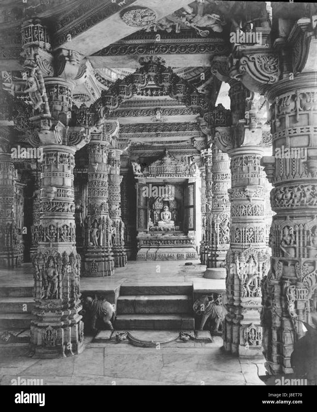 Dilwara temple hi-res stock photography and images - Alamy