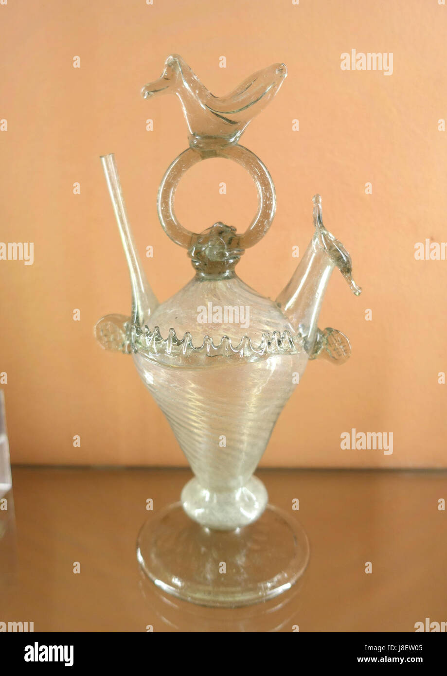 The unidentified glassware in the Museo Nacional de Artes Decorativas ...
