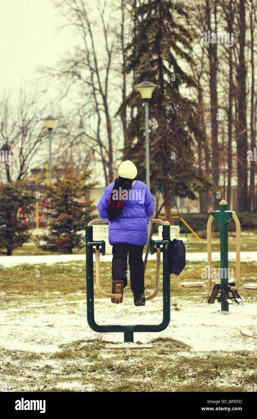 Mature Outdoor Gym Equipment Hi res Stock Photography And Images Alamy mature-outdoor-gym-equipment-hi-res-stock-photography-and-images-alamy