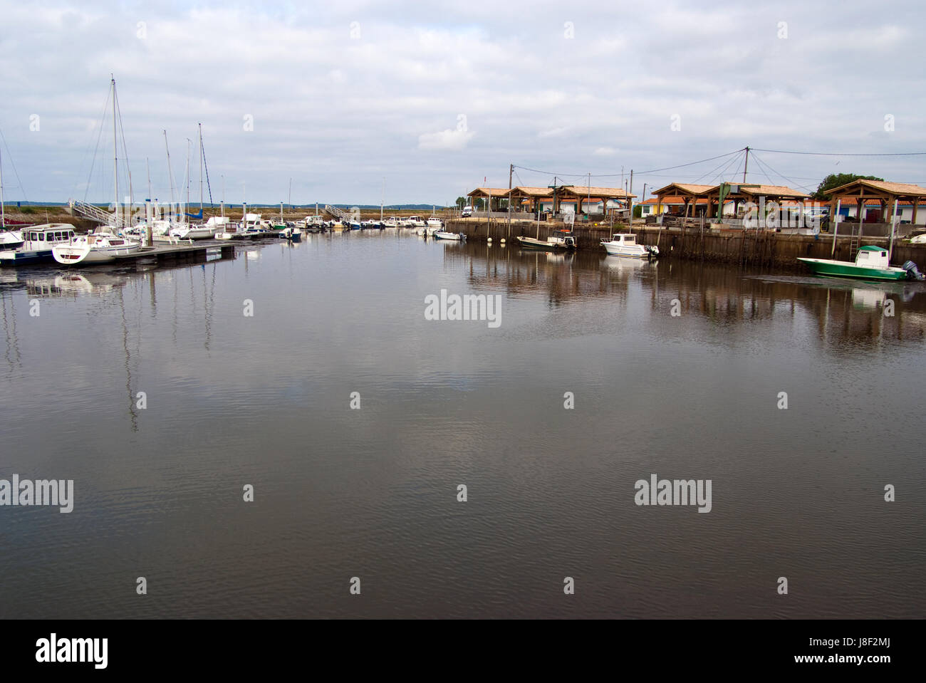 look, glancing, see, view, looking, peeking, looking at, cloudy, boat ...