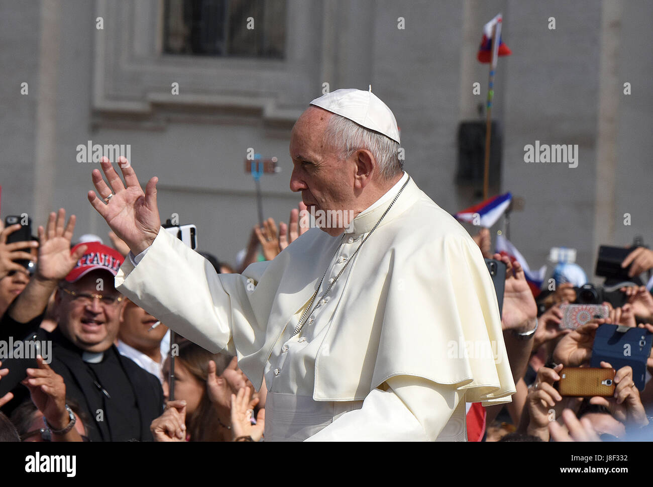Pope francis rome hi-res stock photography and images - Alamy