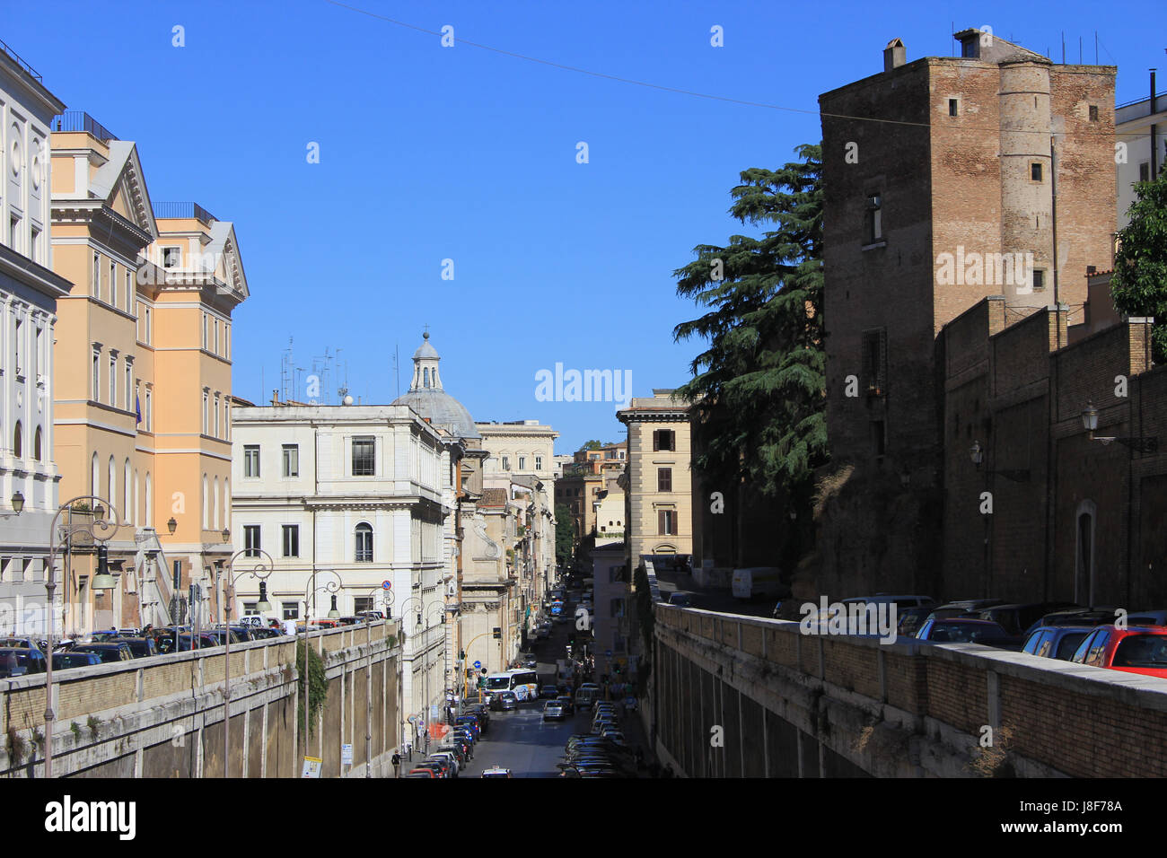 Living in rome hi-res stock photography and images - Alamy