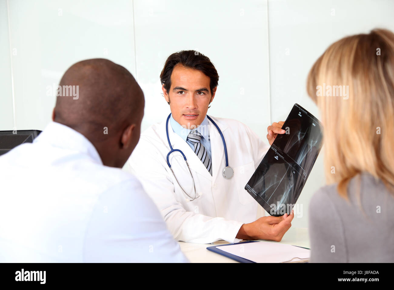 doctor, physician, medic, medical practicioner, woman, conversation ...