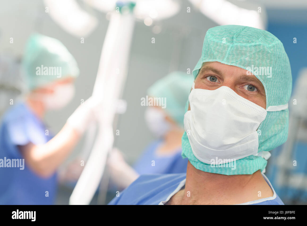 doctor wearing a mask Stock Photo - Alamy