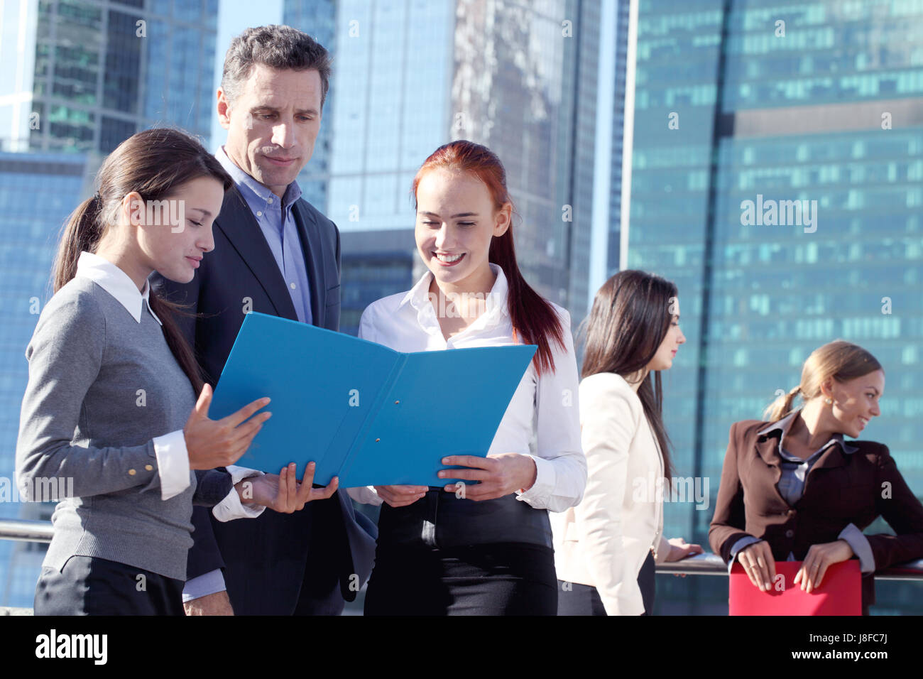 Folder outside hi-res stock photography and images - Alamy
