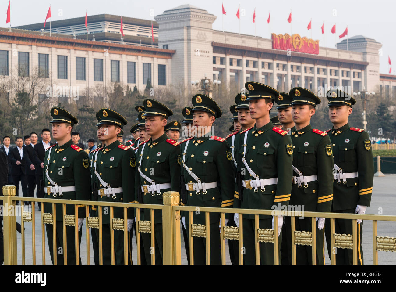Chinese soldiers tiananmen square hi-res stock photography and images ...
