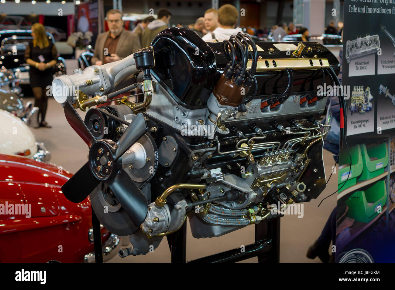 Mercedes benz engine hi-res stock photography and images - Alamy
