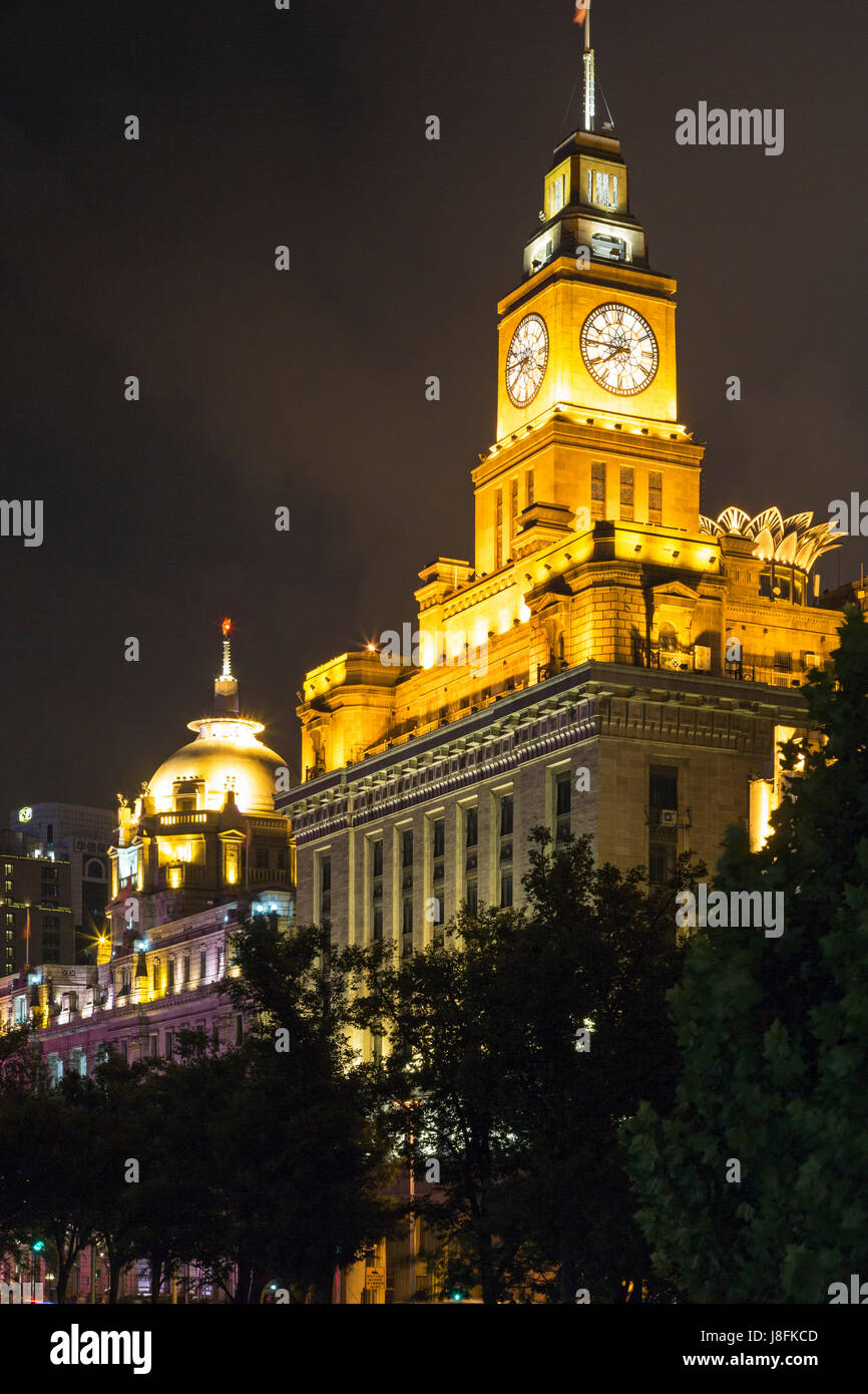 Shanghai international settlement skyline hi-res stock photography and ...