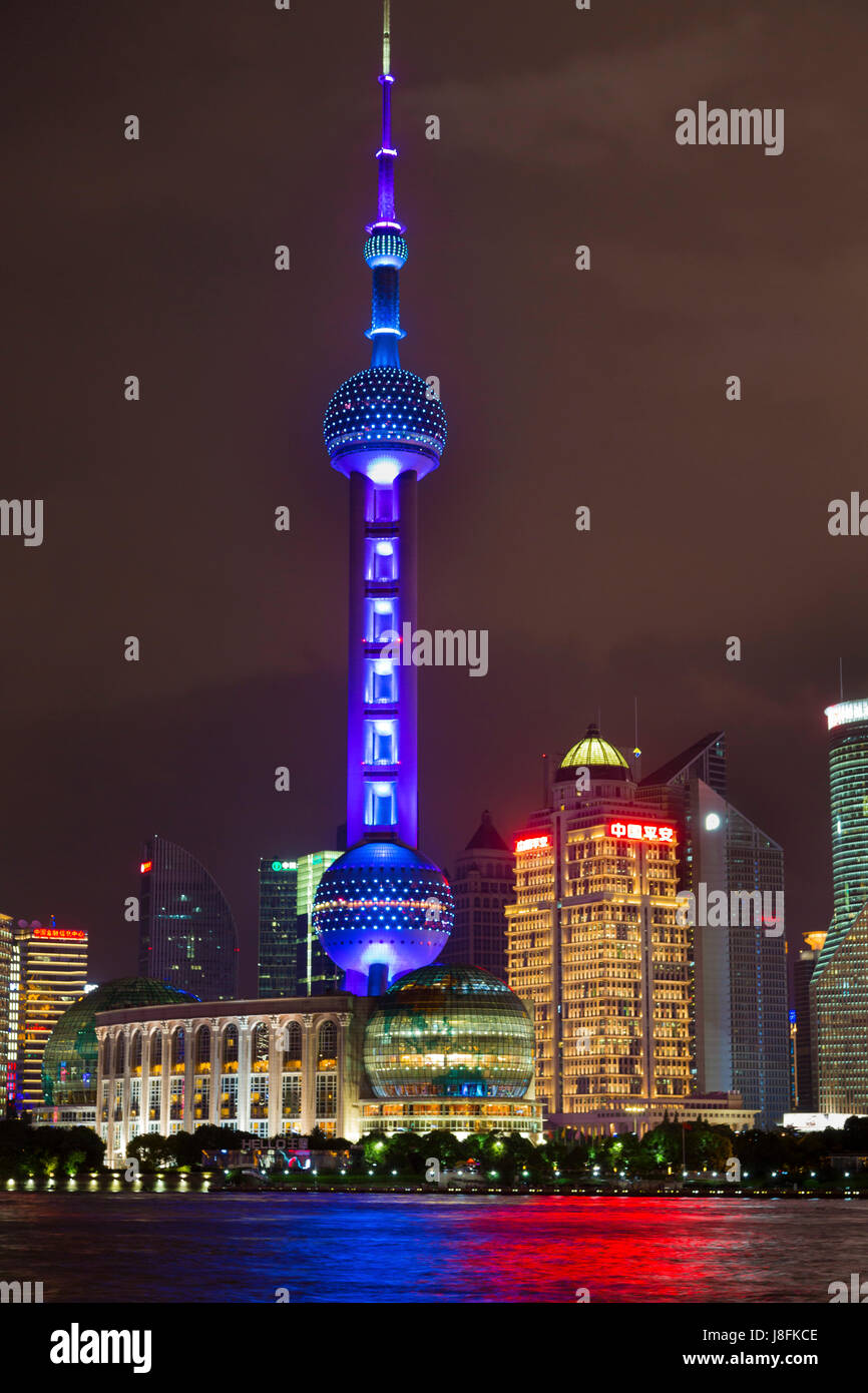 Shanghai oriental pearl tower needle hi-res stock photography and ...
