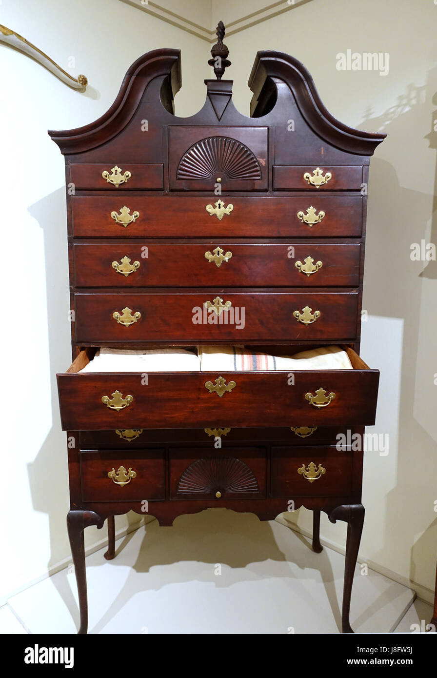 Art chest stock hi-res stock photography and images - Alamy