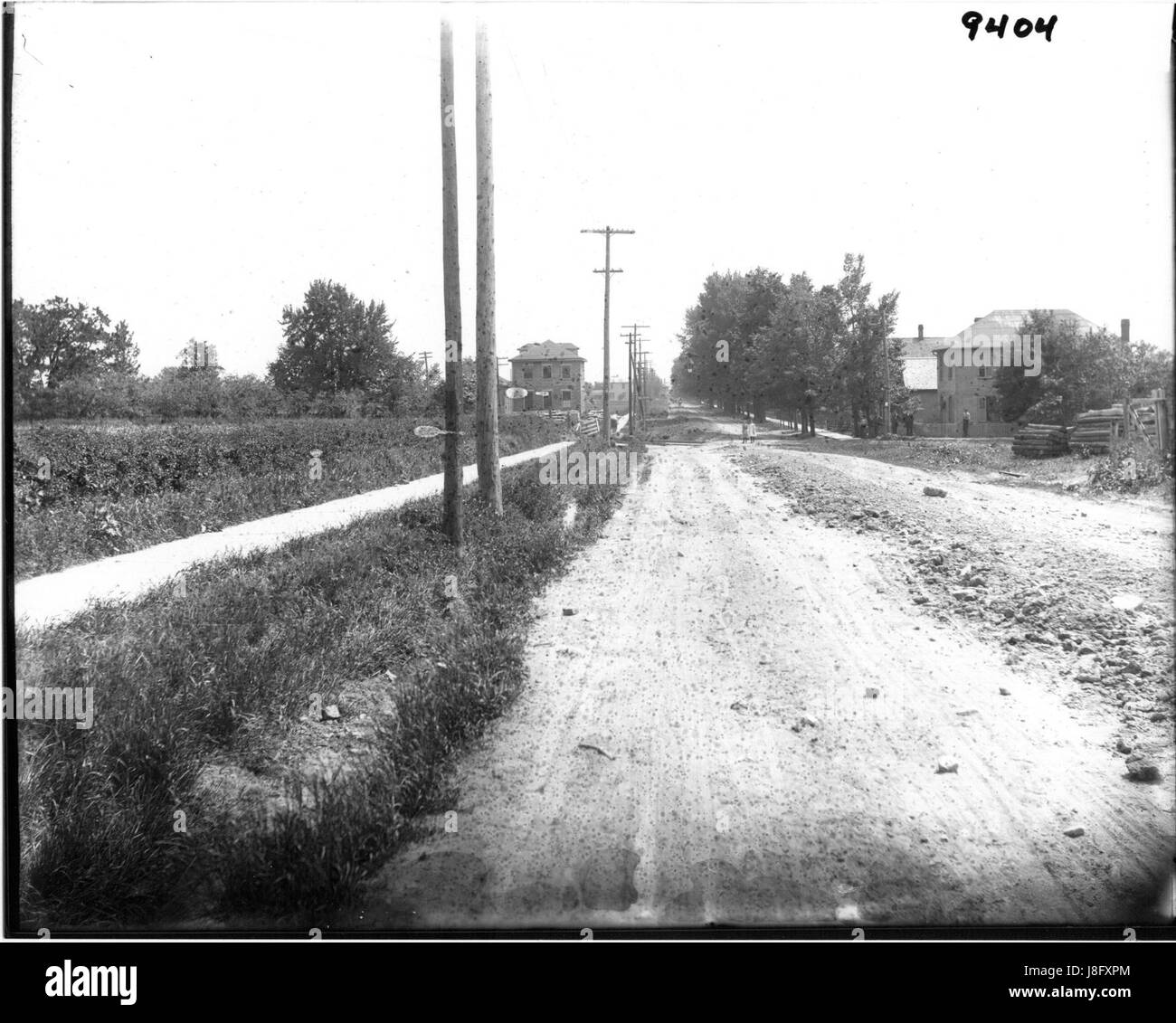Road crossing black white hi-res stock photography and images - Alamy
