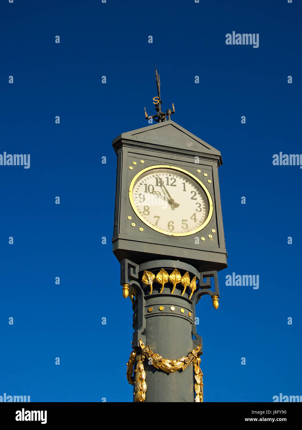 clock, pillar, pole, style of construction, architecture, architectural ...