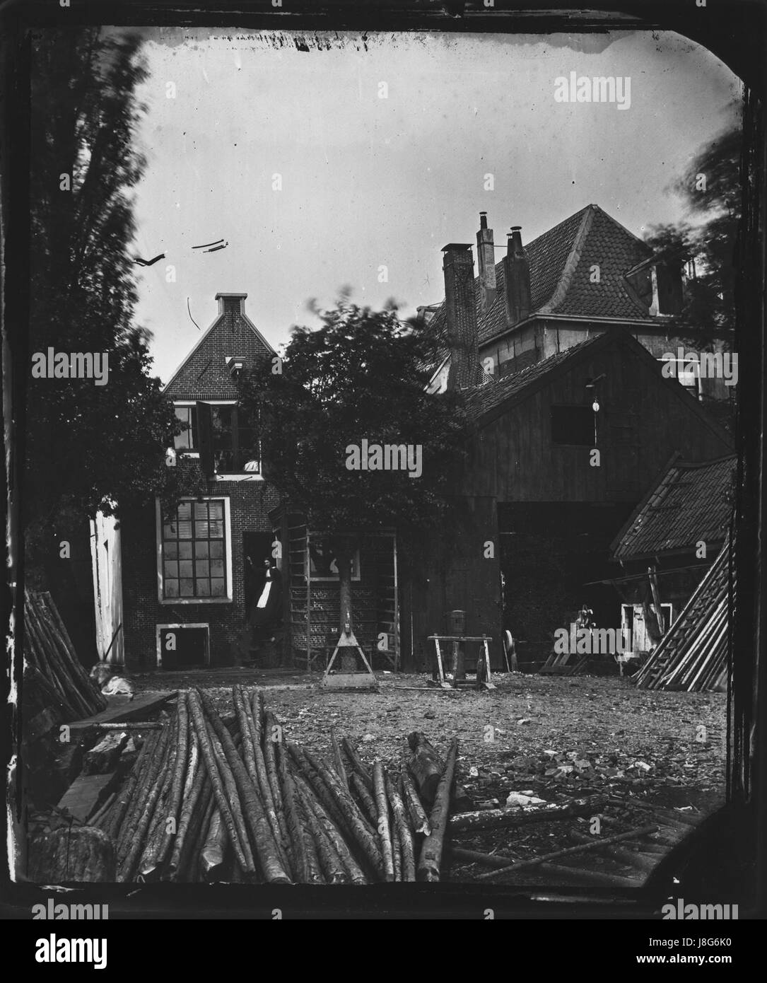 This image shows the rear view of Grote Bickersstraat 4, with ...