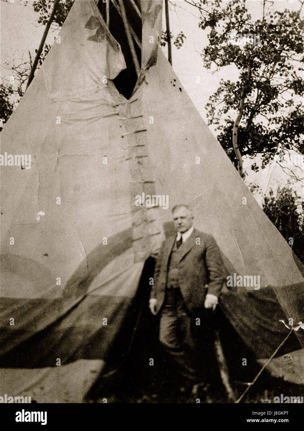 Native american tepee hi-res stock photography and images - Alamy