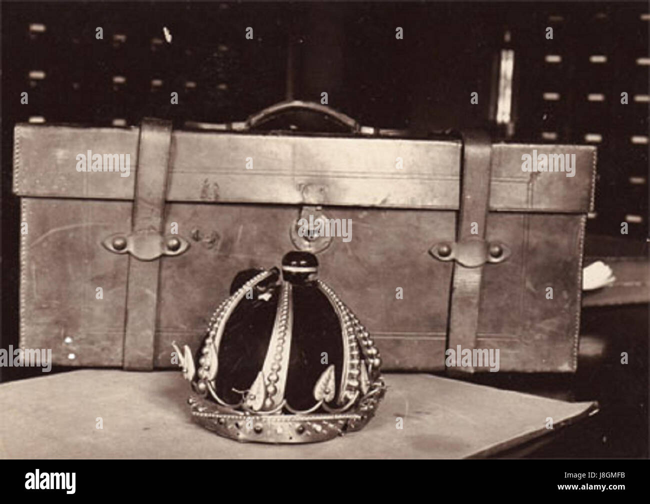 Destroyed crown hi-res stock photography and images - Alamy