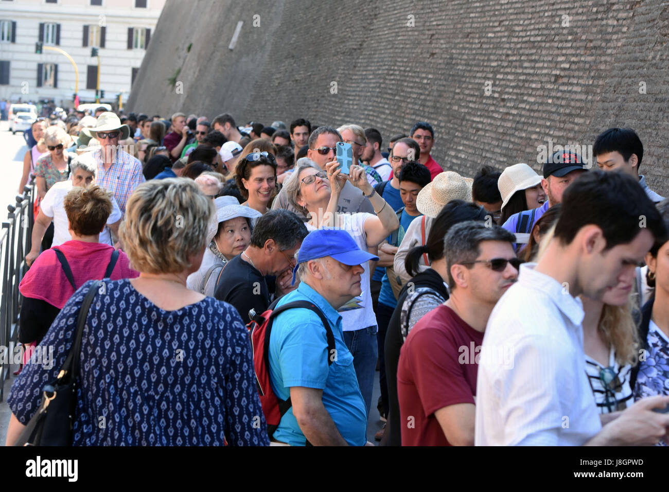 People queue for the Vatican Museum in Rome, Italy Stock Photo - Alamy