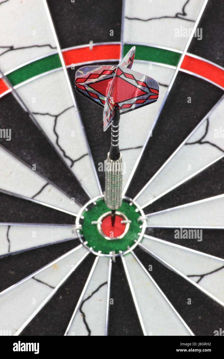 steel dart hit the mark Stock Photo - Alamy