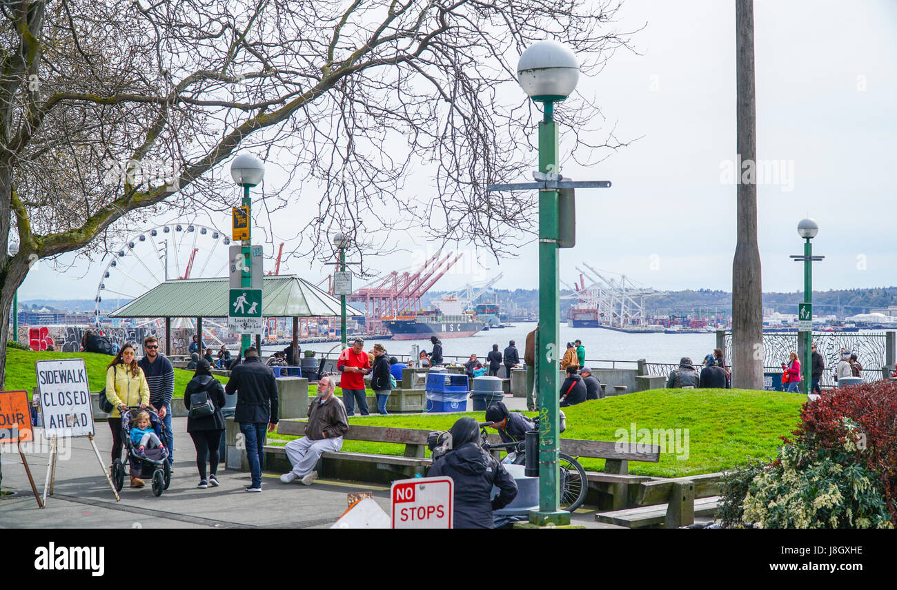 Pier at Seattle Harbor - SEATTLE / WASHINGTON - APRIL 11, 2017 Stock ...