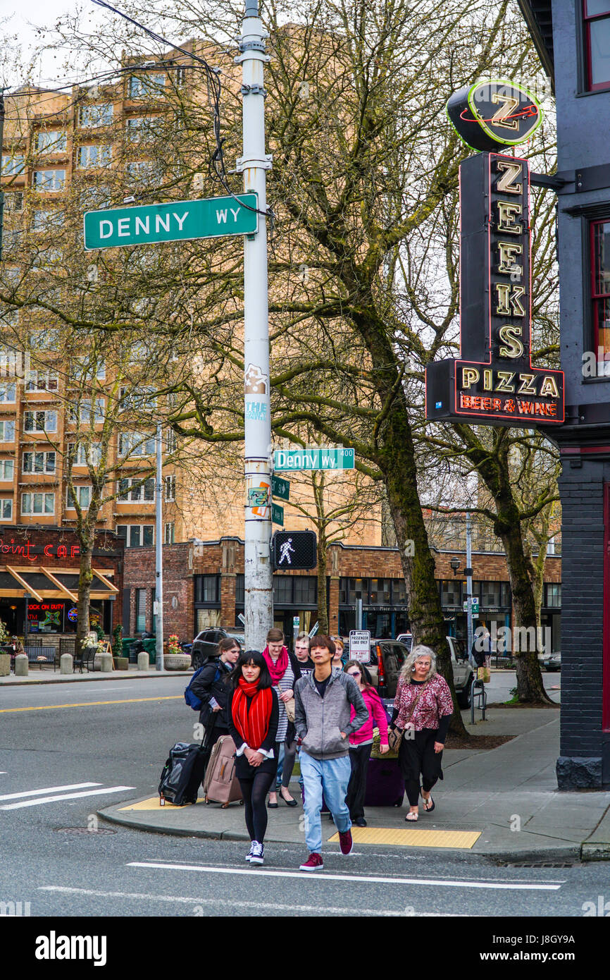 Seattle street corner - SEATTLE / WASHINGTON - APRIL 11, 2017 Stock ...