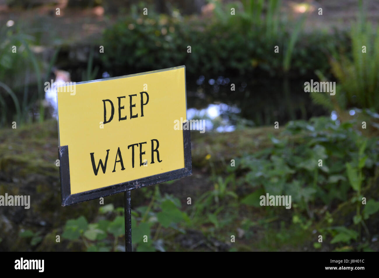 Danger deep water sign edge hi-res stock photography and images - Alamy