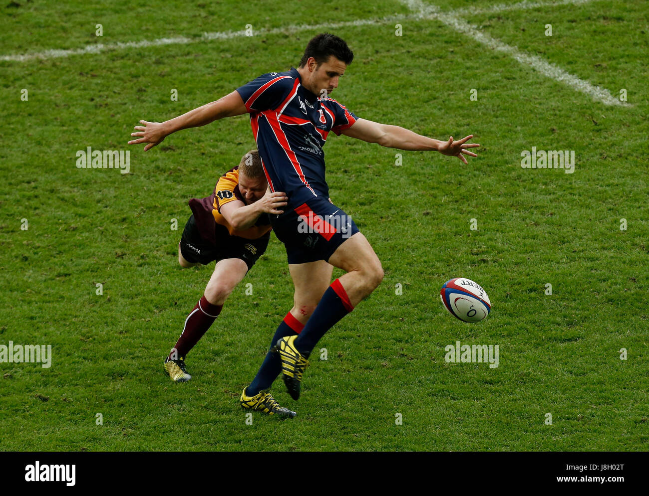 Leicestershire's Rick Aley and Hampshire's Alexander Everett-Bolter ...