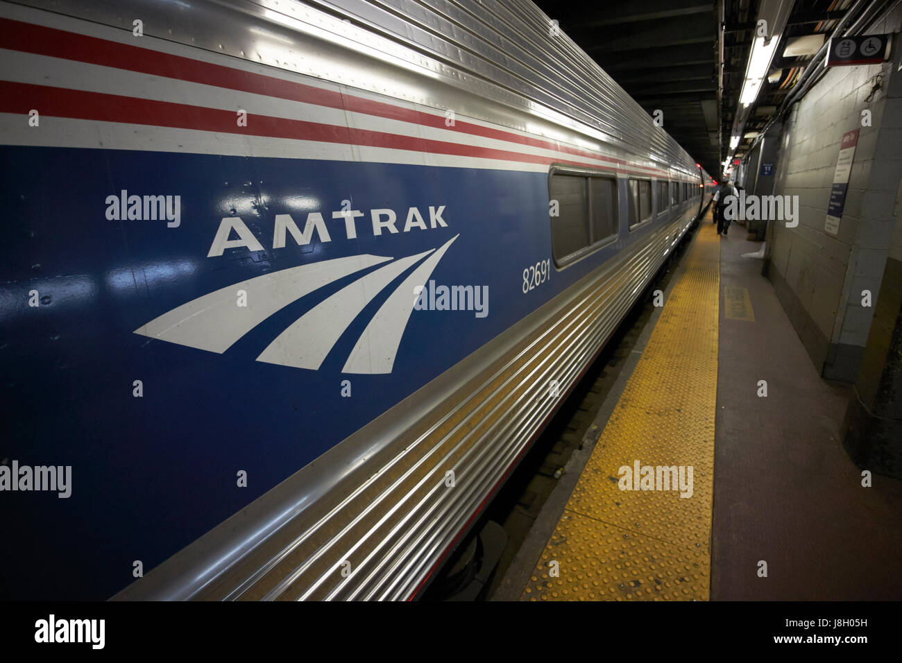 Penn station railroad hi-res stock photography and images - Alamy
