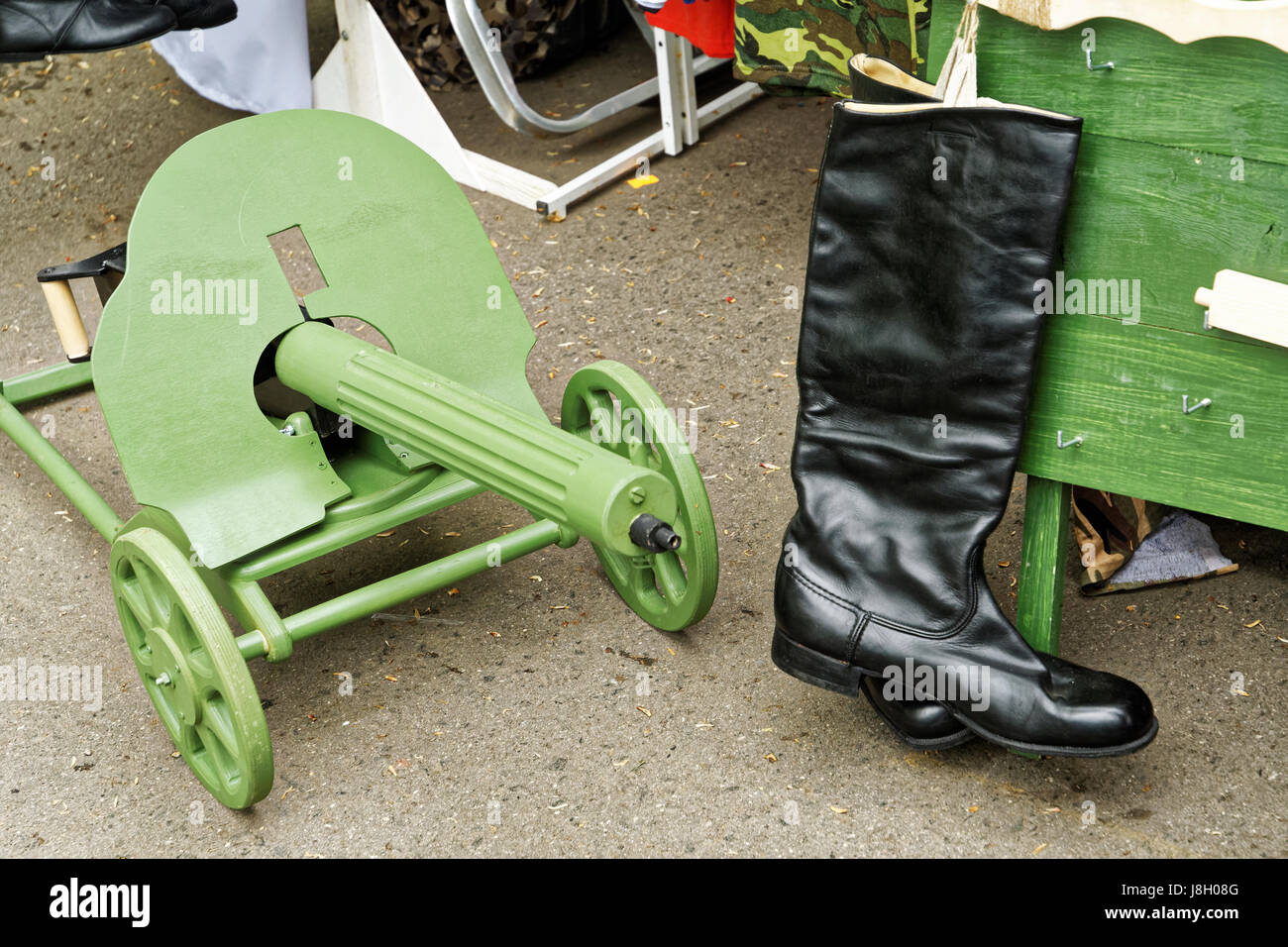 Sham machine gun hi-res stock photography and images - Alamy