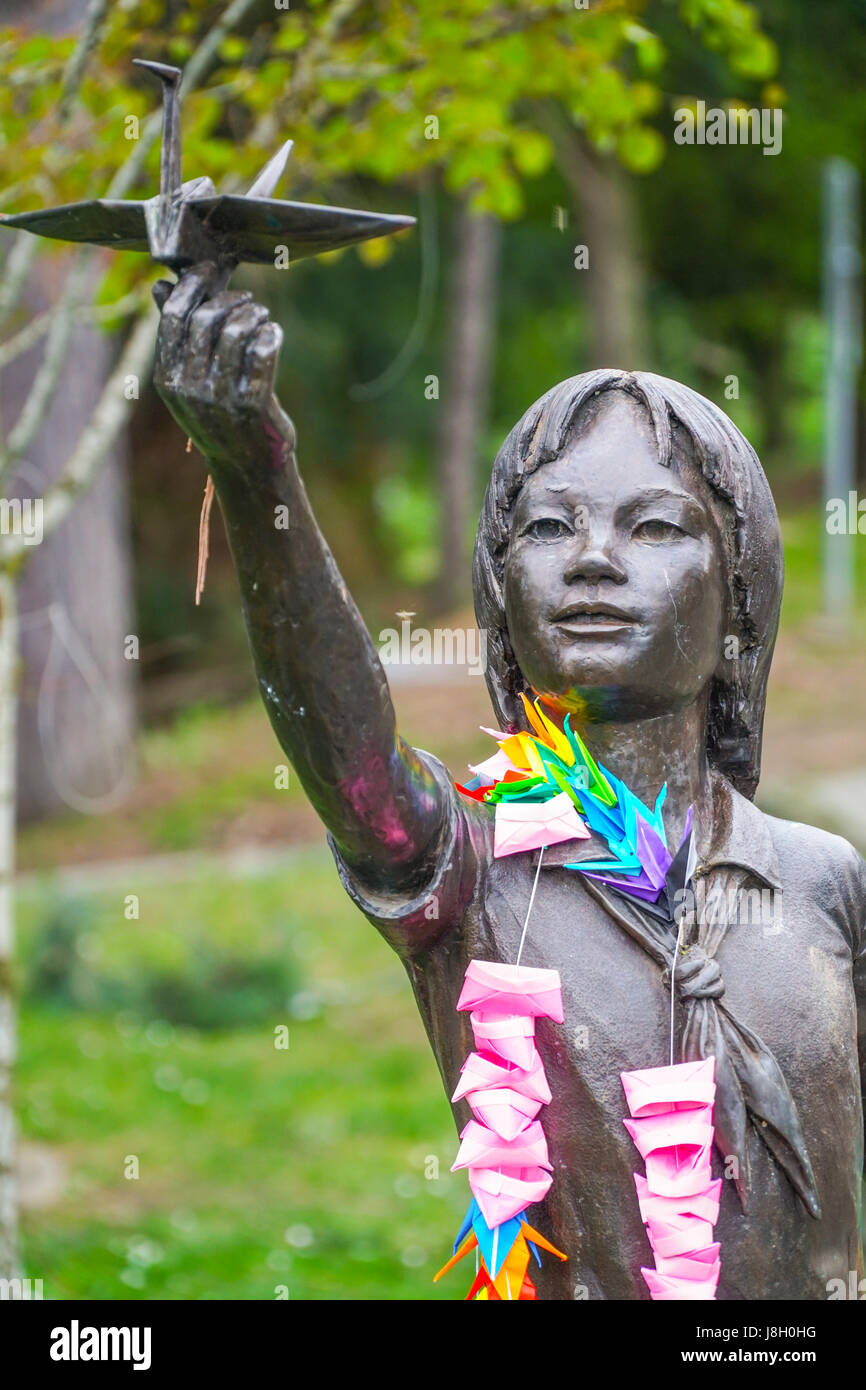 Sadako sasaki hi-res stock photography and images - Alamy