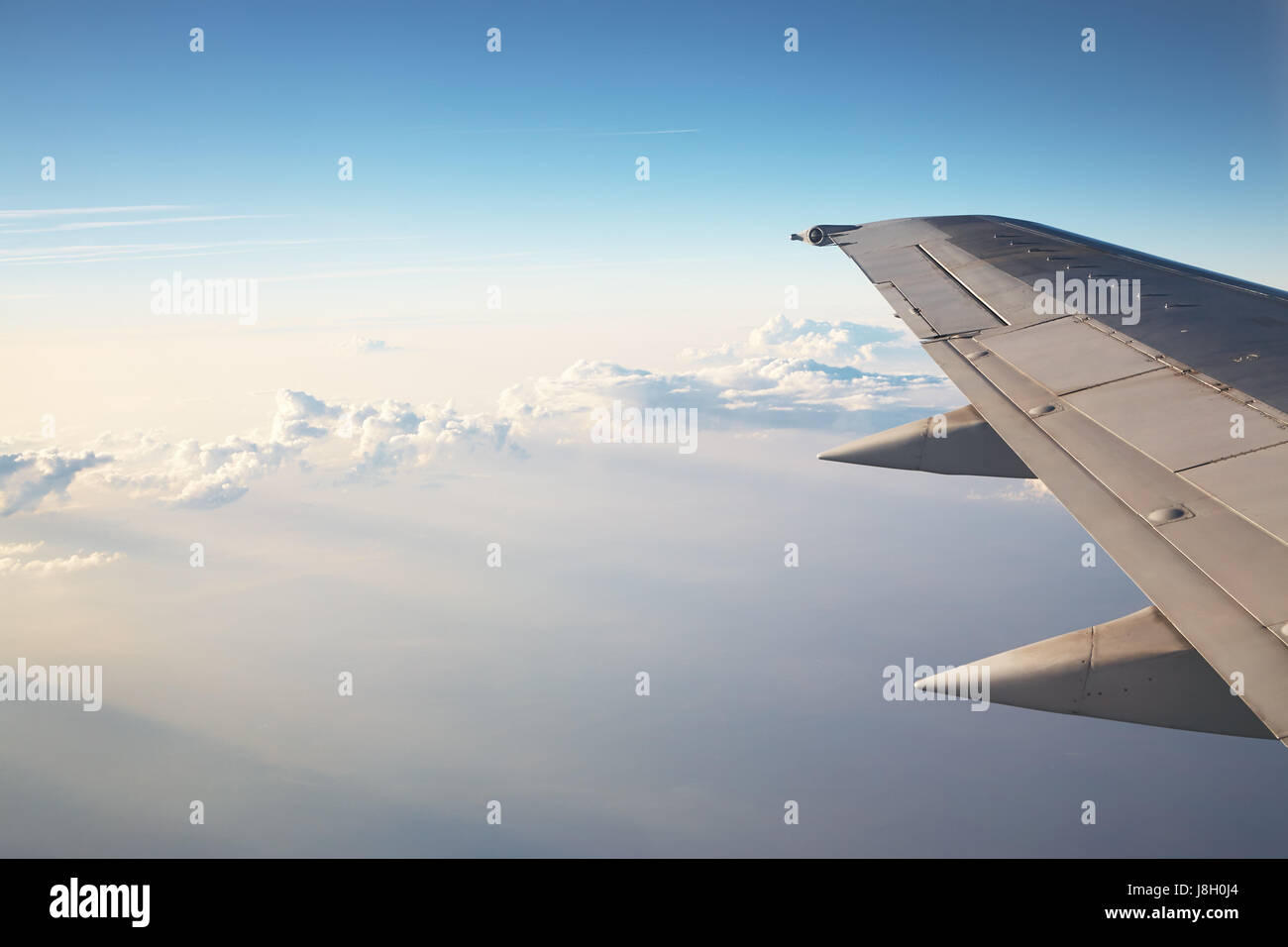 Airplane sky hi-res stock photography and images - Alamy